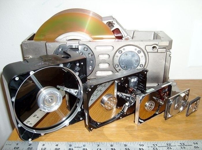 Evolución en tamaño de los discos duros magnéticos (1976-2011)