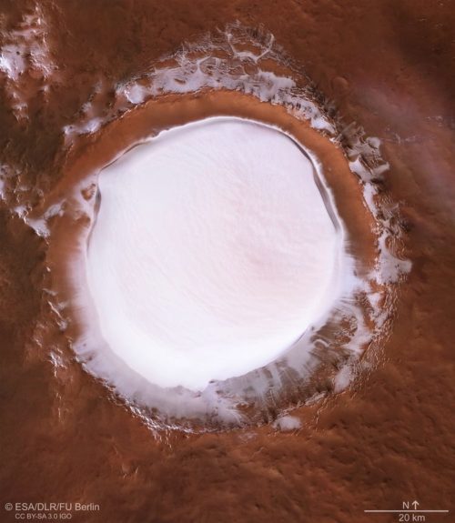 Así luce un enorme cráter helado en Marte, cortesía de la Mars Express